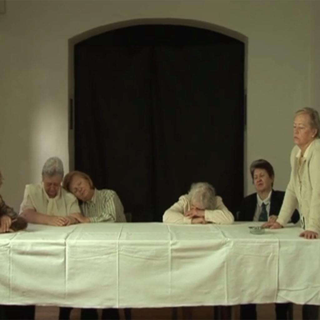 Film: Im Augenblick. Die Historie und das Offene / Abendbrot